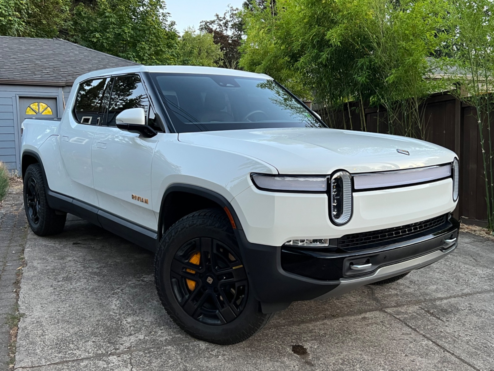 2022 Rivian R1T Adventure - Find My Electric