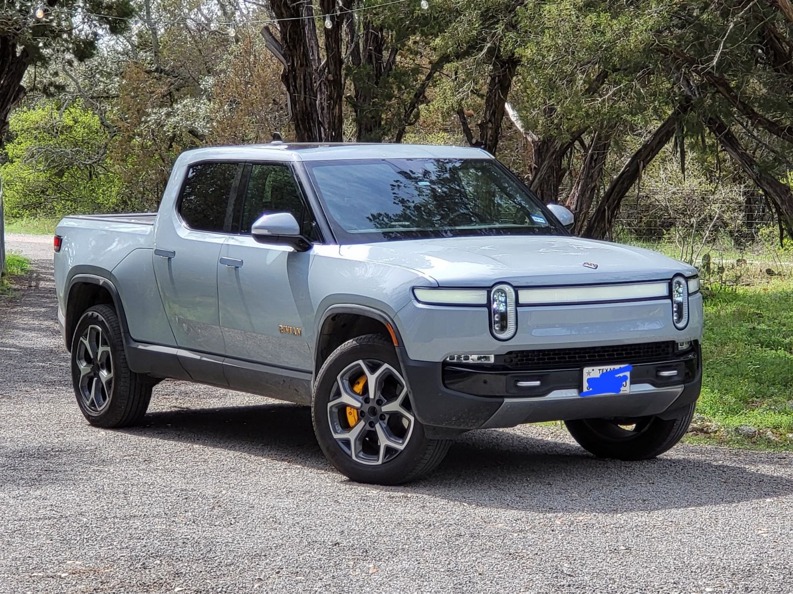 2022 Rivian R1T Adventure - Find My Electric