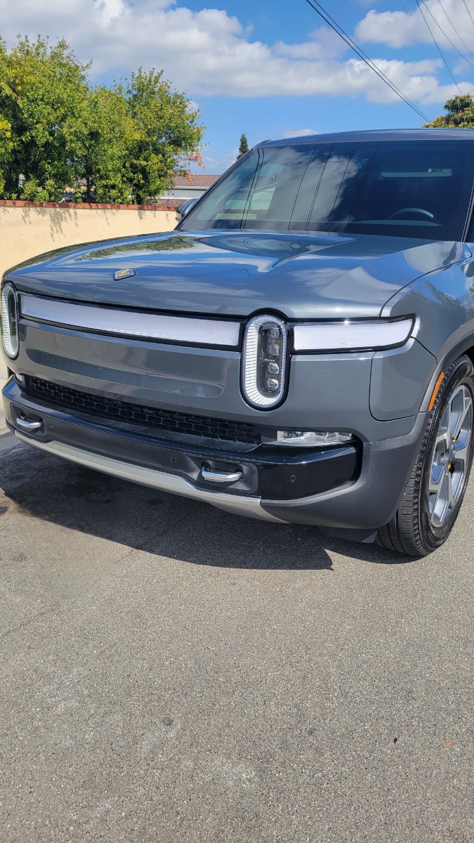 2023 Rivian R1T Adventure - Find My Electric