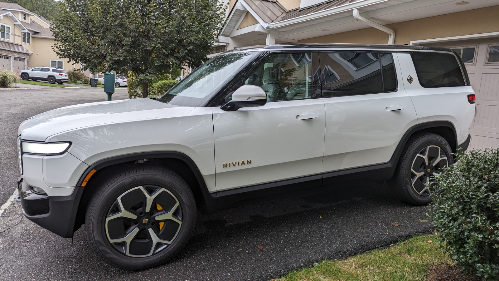 2023 Rivian R1S Launch Edition - Find My Electric