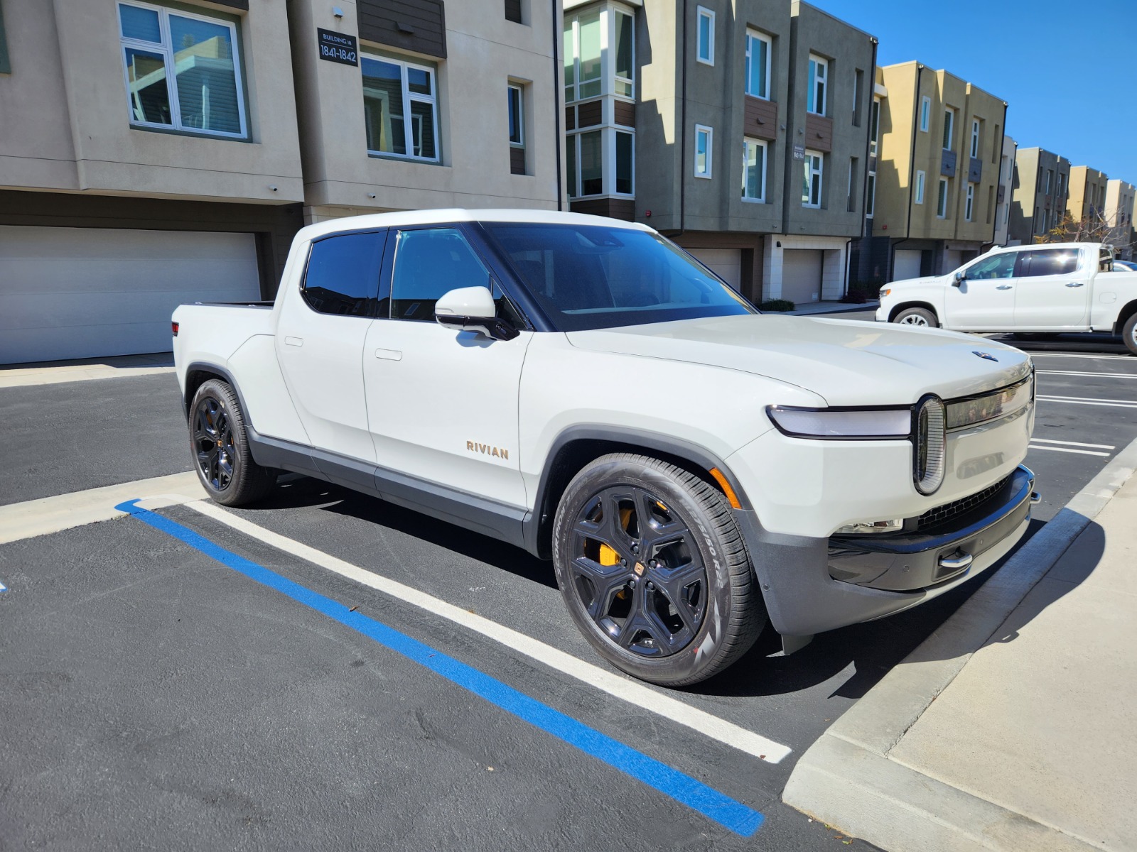 2023 Rivian R1T Adventure - Find My Electric