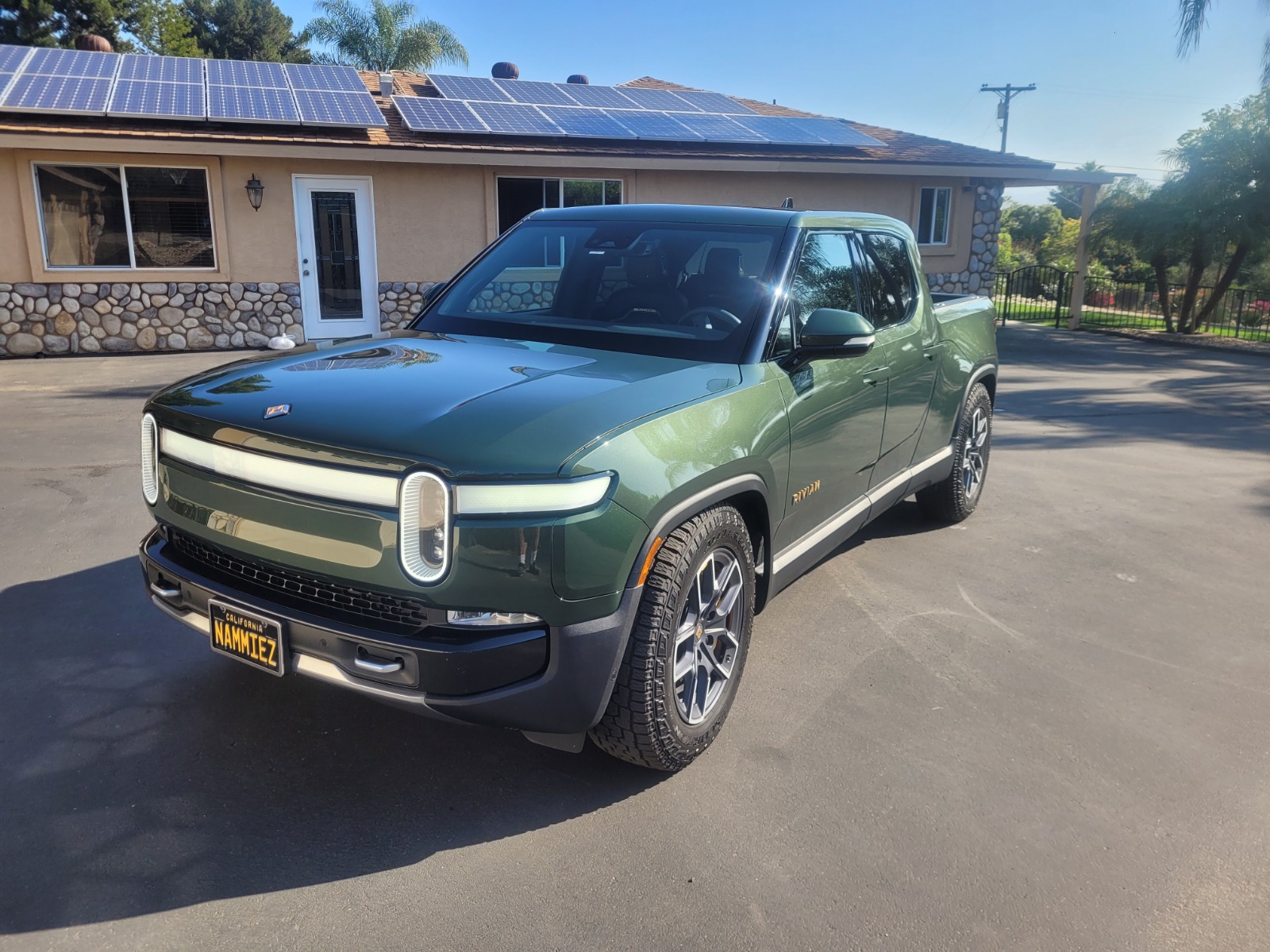 2022 Rivian R1T Adventure - Find My Electric