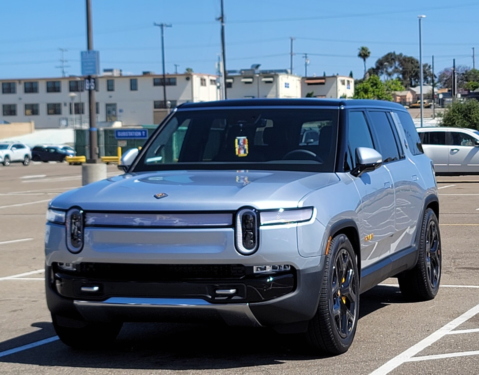 2023 Rivian R1S Adventure - Find My Electric
