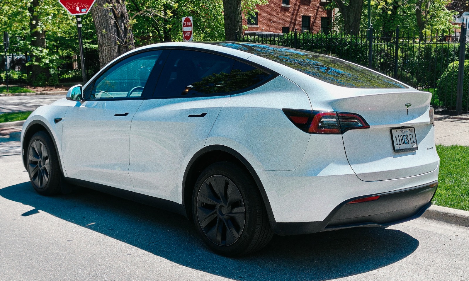2025 Tesla Model Y Long Range AWD - Find My Electric
