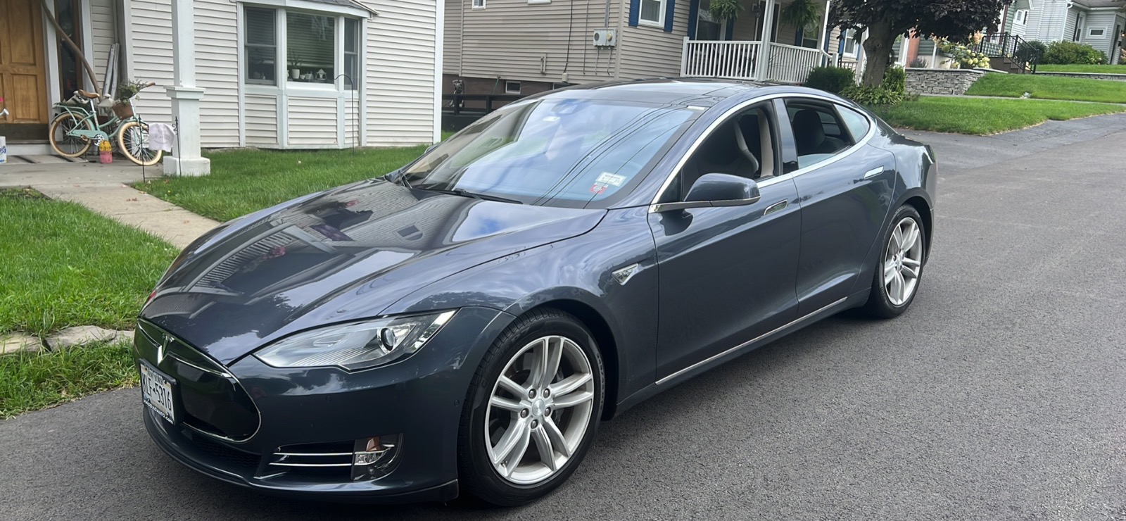 2015 Tesla Model S 85D - Find My Electric