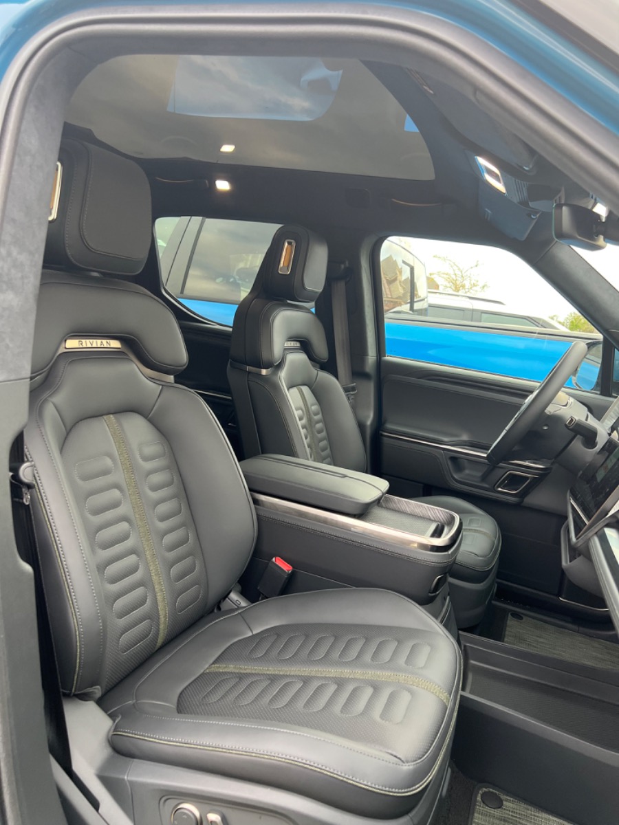 2023 Rivian R1T Adventure - Find My Electric