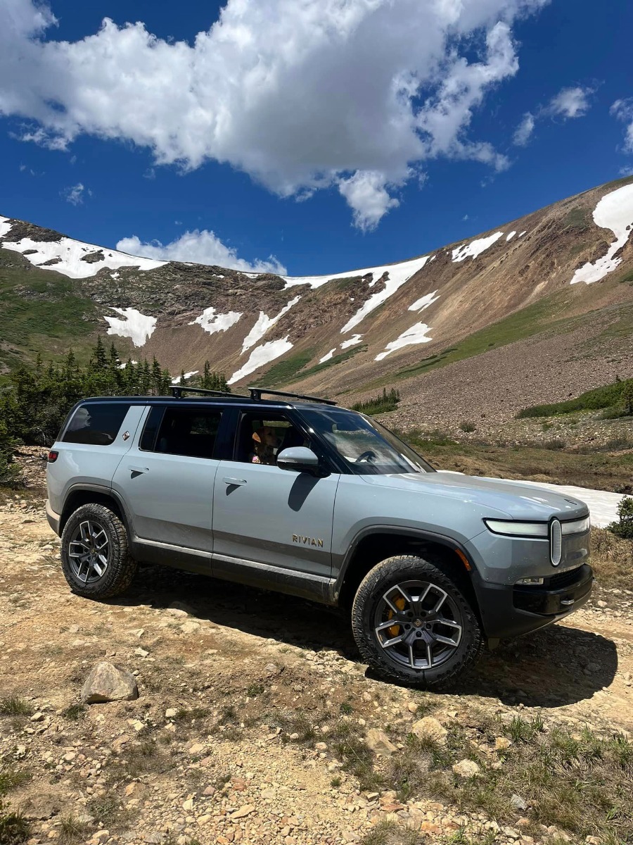 2023 Rivian R1S Adventure - Find My Electric