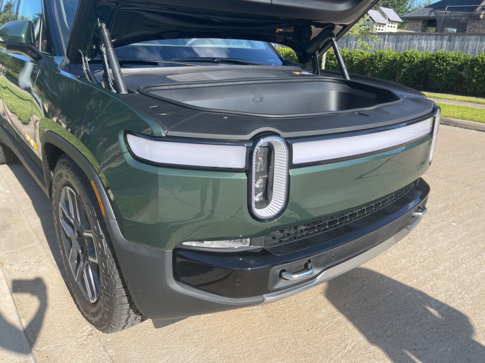 2023 Rivian R1S Adventure - Find My Electric