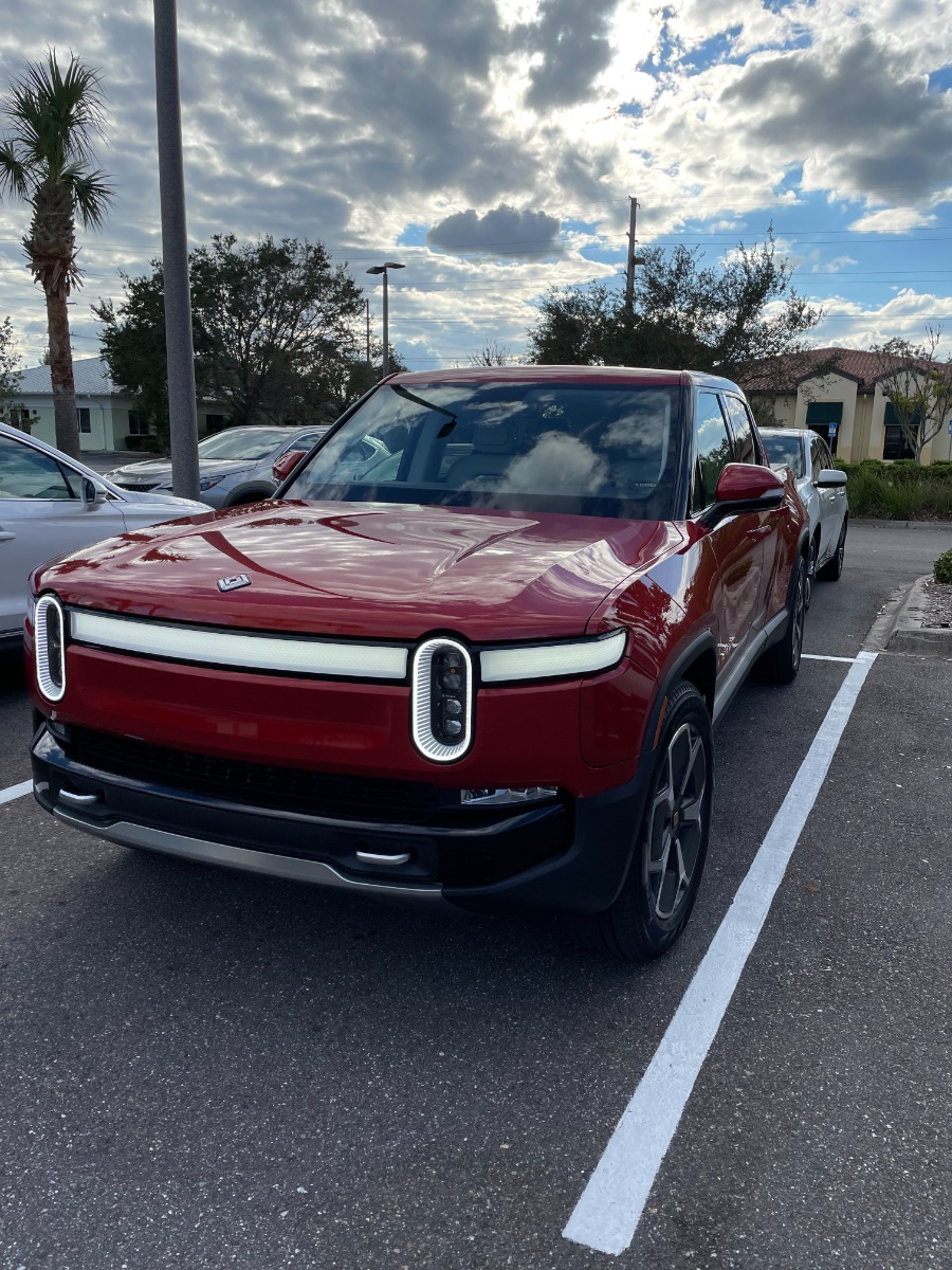 2022 Rivian R1T Adventure - Find My Electric