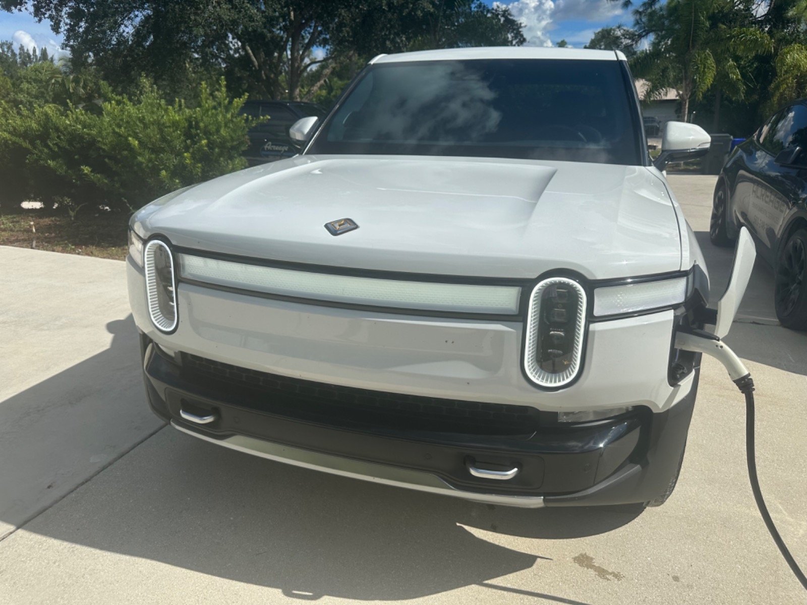 2023 Rivian R1T Adventure - Find My Electric
