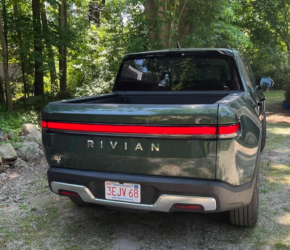2023 Rivian R1T Adventure - Find My Electric