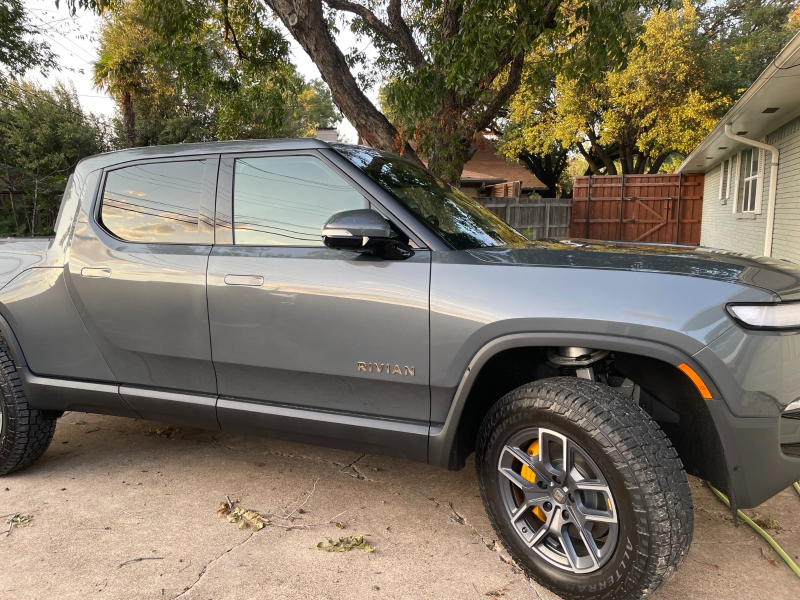 2022 Rivian R1T Adventure - Find My Electric
