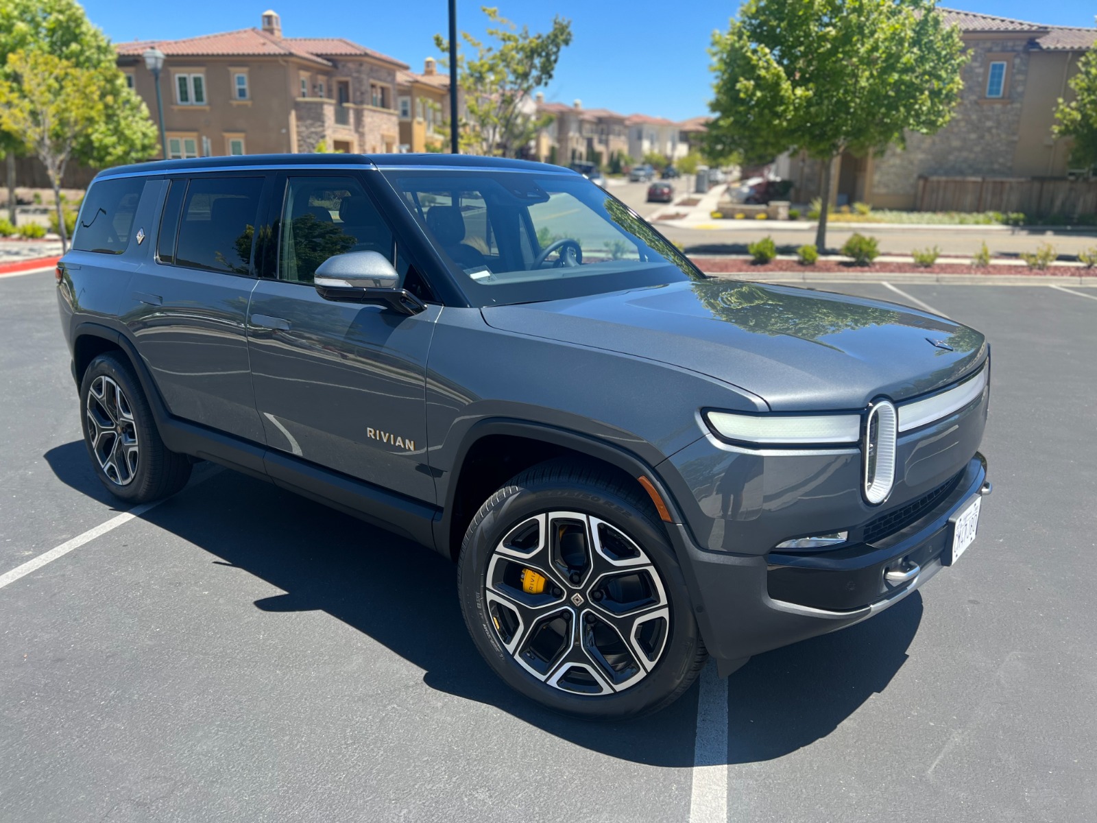 2023 Rivian R1S Adventure - Find My Electric