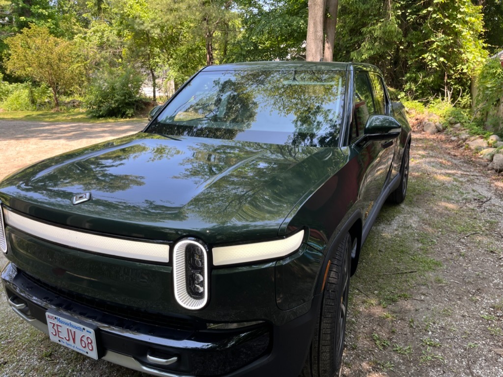 2023 Rivian R1T Adventure - Find My Electric