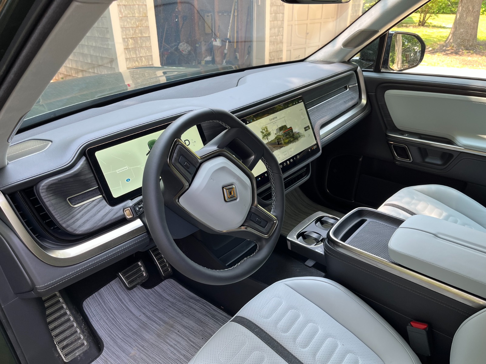 2023 Rivian R1T Adventure - Find My Electric