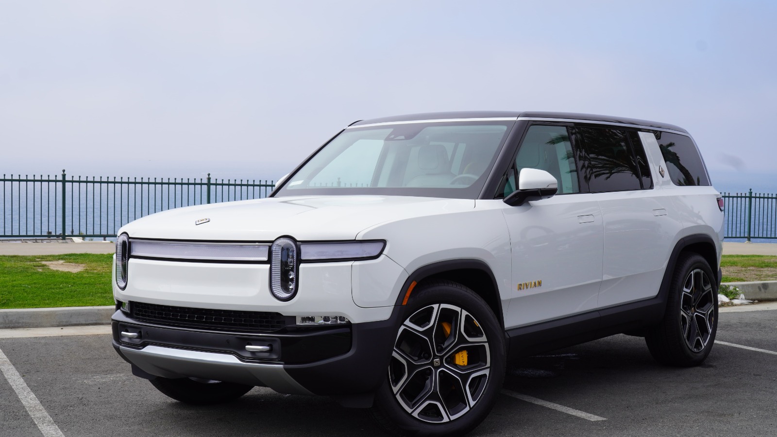 2023 Rivian R1S Adventure - Find My Electric