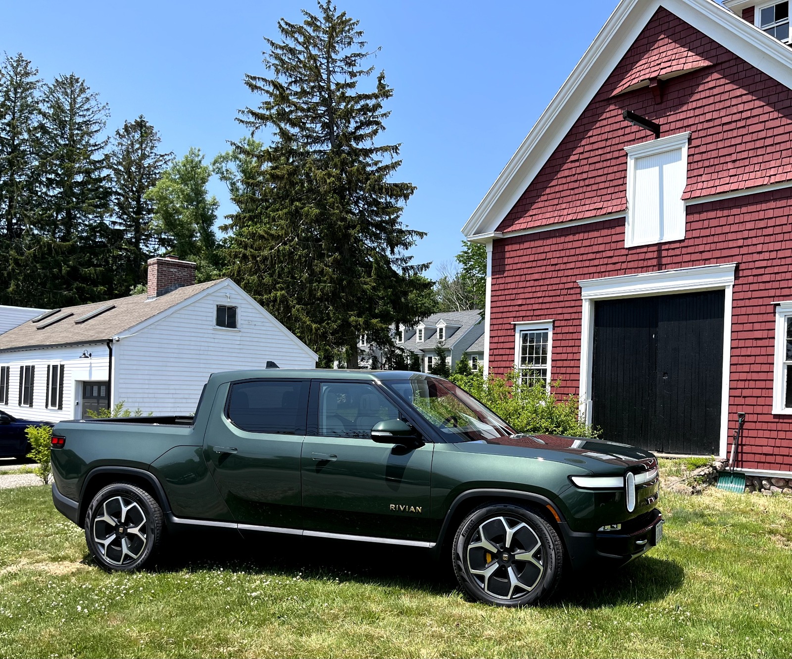 2023 Rivian R1T Adventure - Find My Electric