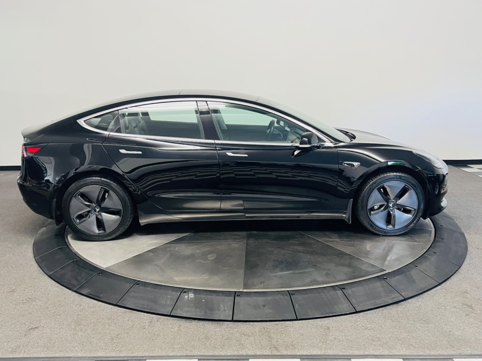 2018 Tesla Model 3 Long Range RWD - Find My Electric