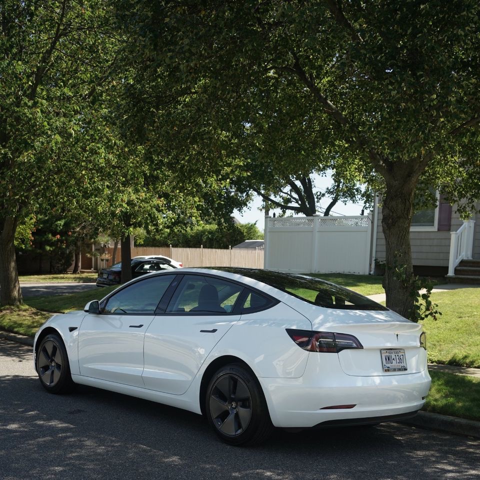 2022 Tesla Model 3 Standard Range Plus RWD - Find My Electric