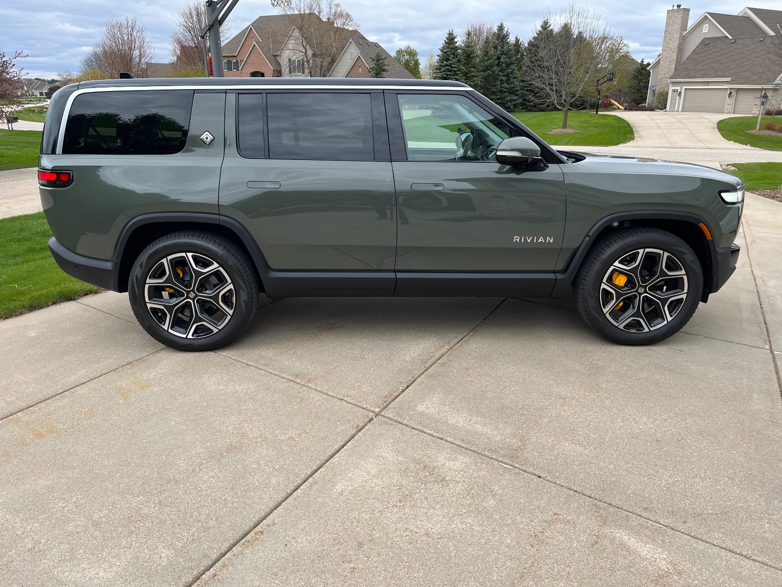 2023 Rivian R1S Launch Edition - Find My Electric