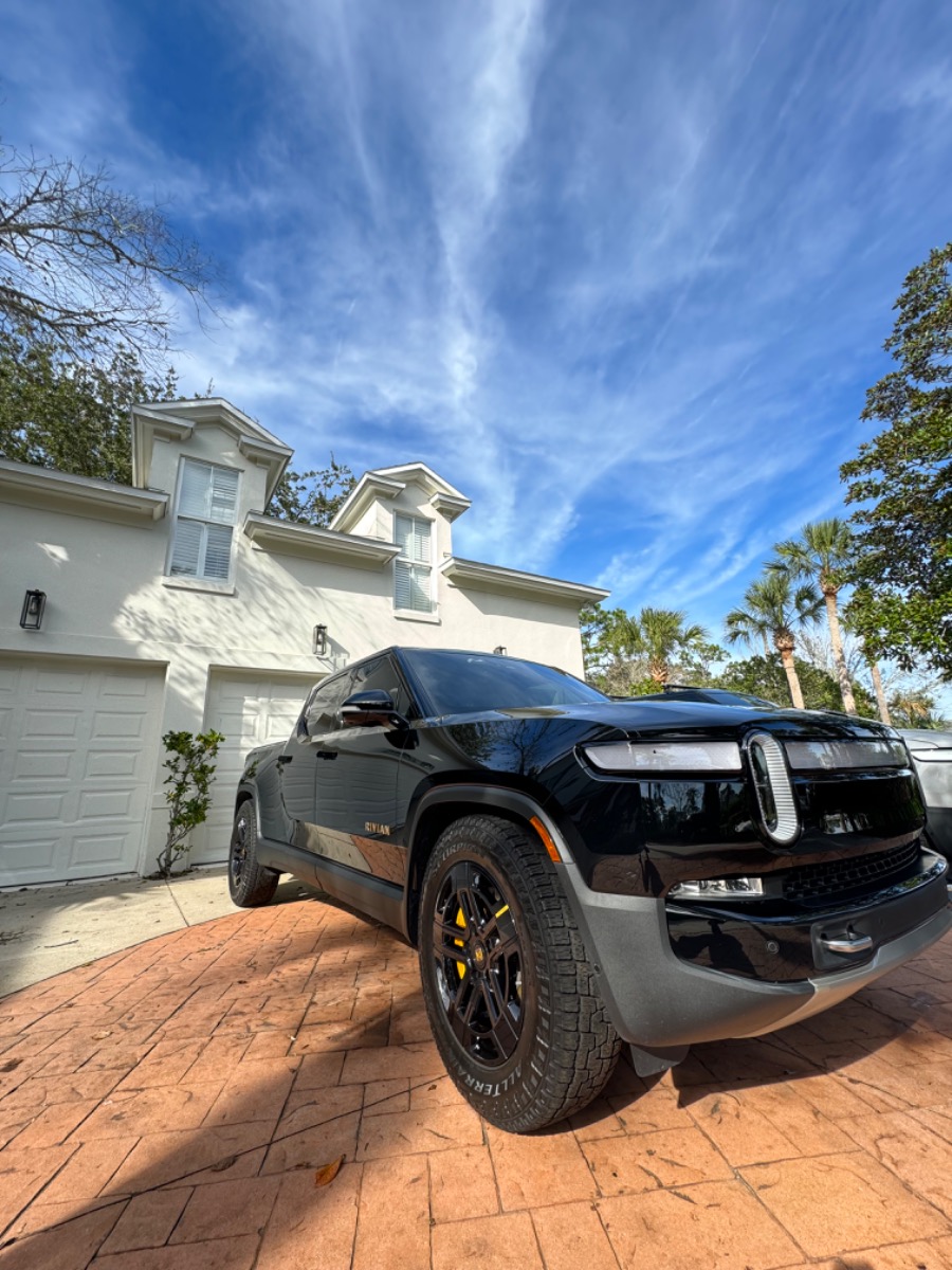 2023 Rivian R1T Adventure - Find My Electric