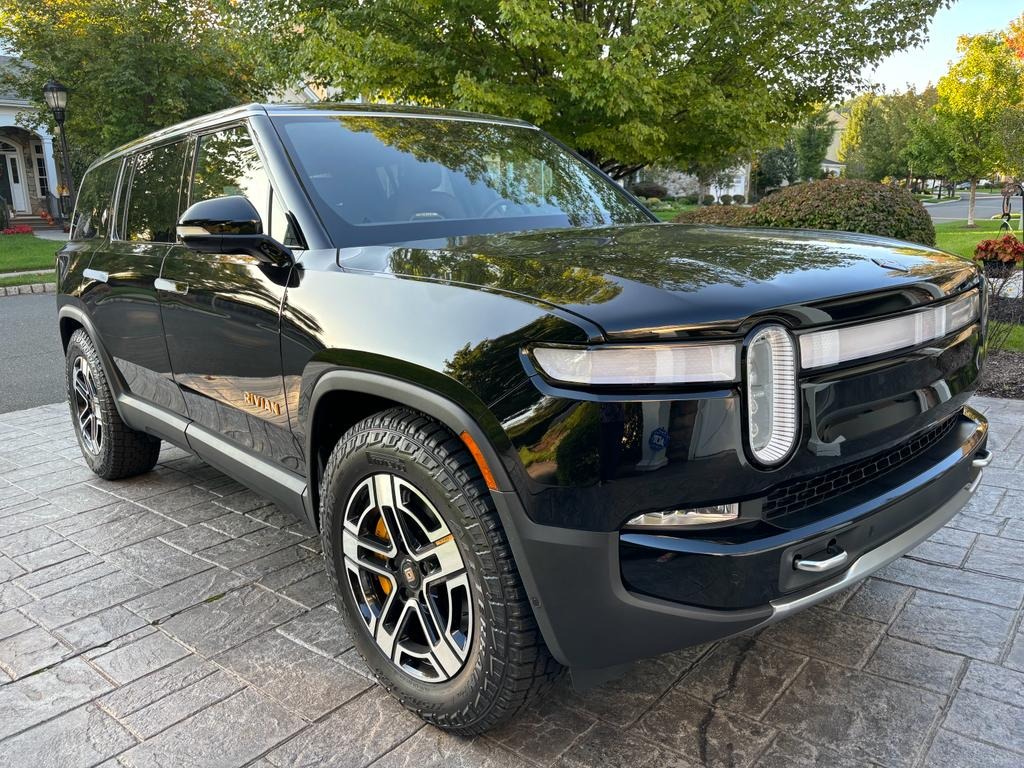 2023 Rivian R1S Adventure - Find My Electric