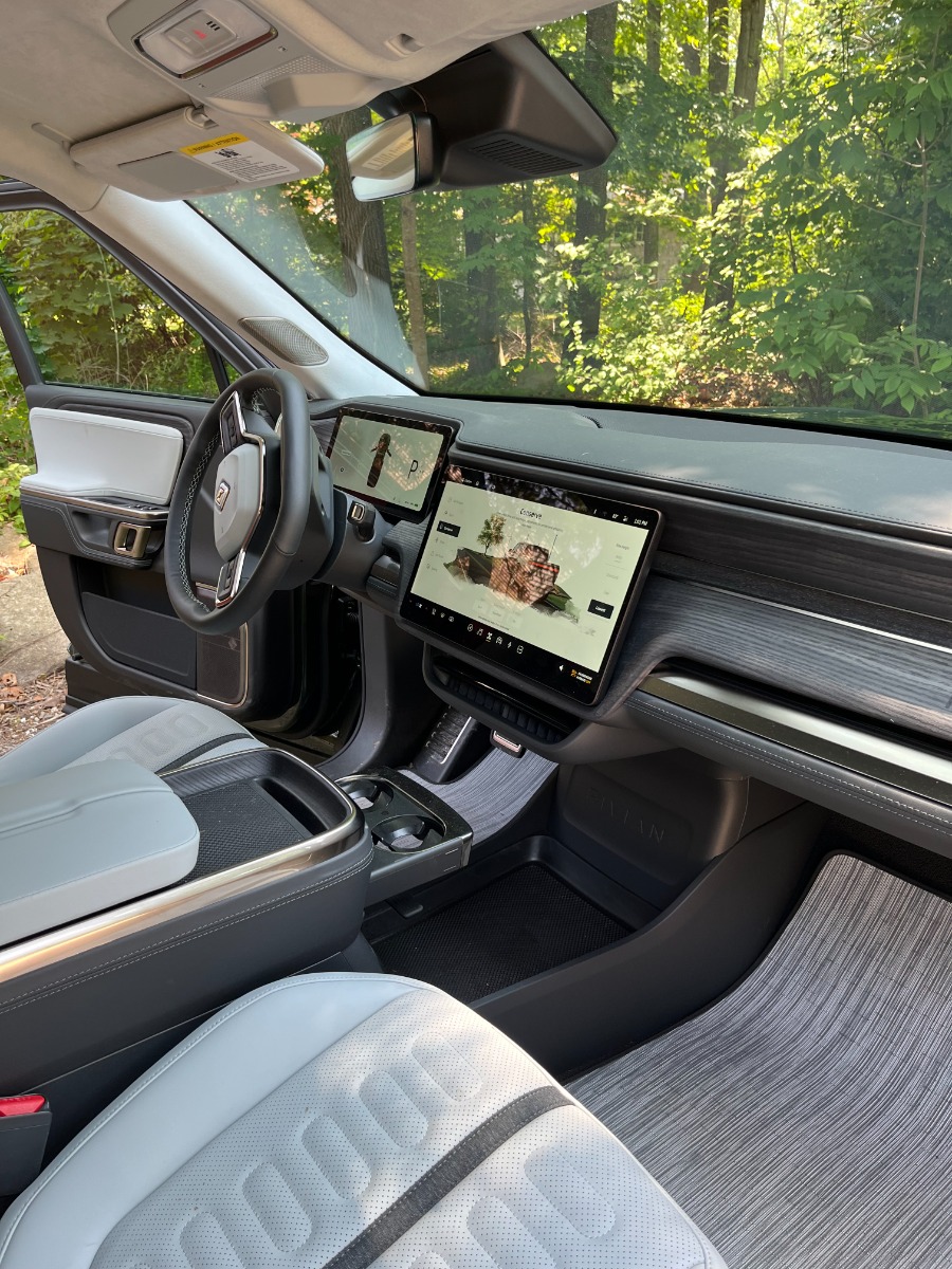 2023 Rivian R1T Adventure - Find My Electric