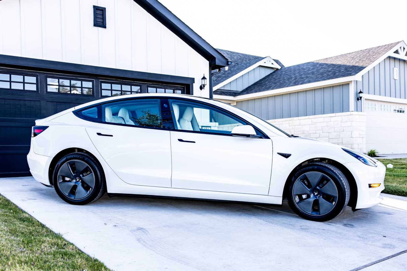 2023 Tesla Model 3 Standard Range Plus RWD - Find My Electric