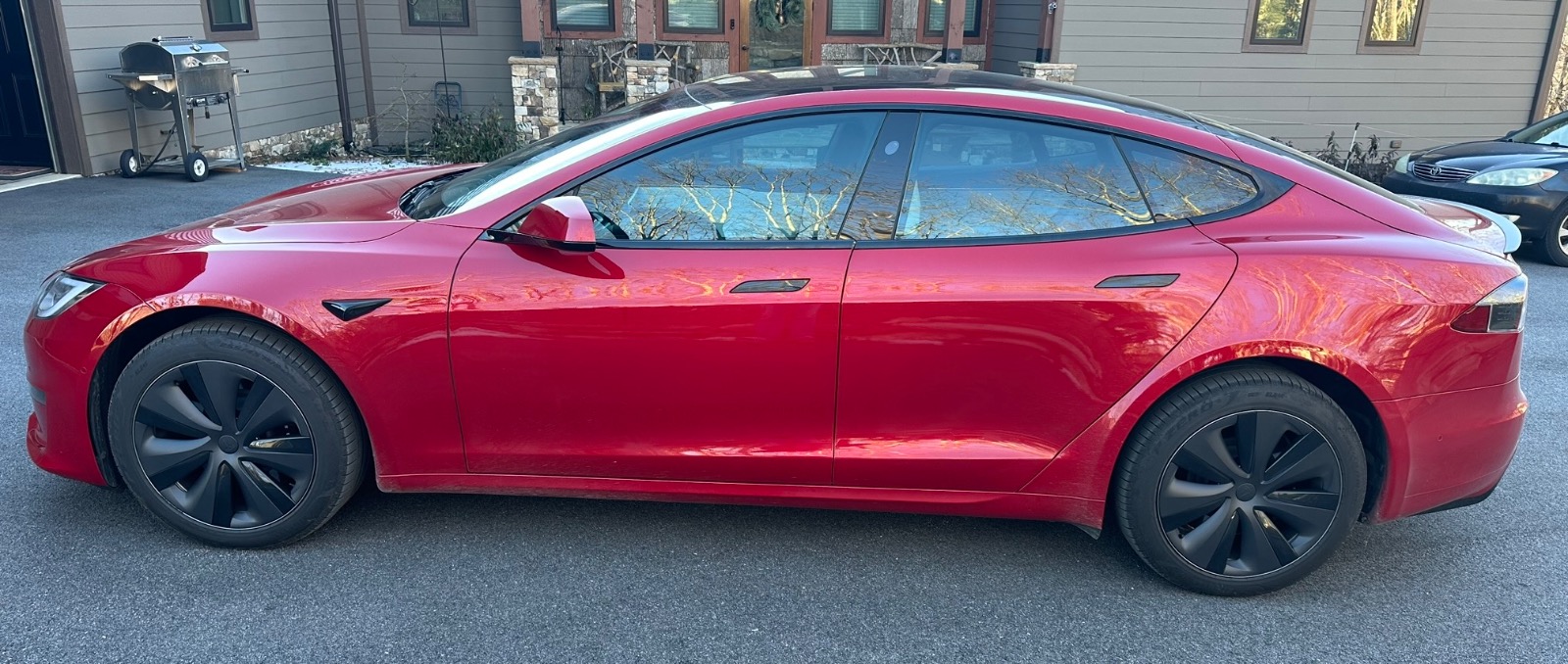 2022 Tesla Model S Plaid - Find My Electric