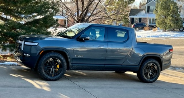 2023 Rivian R1T Adventure - Find My Electric