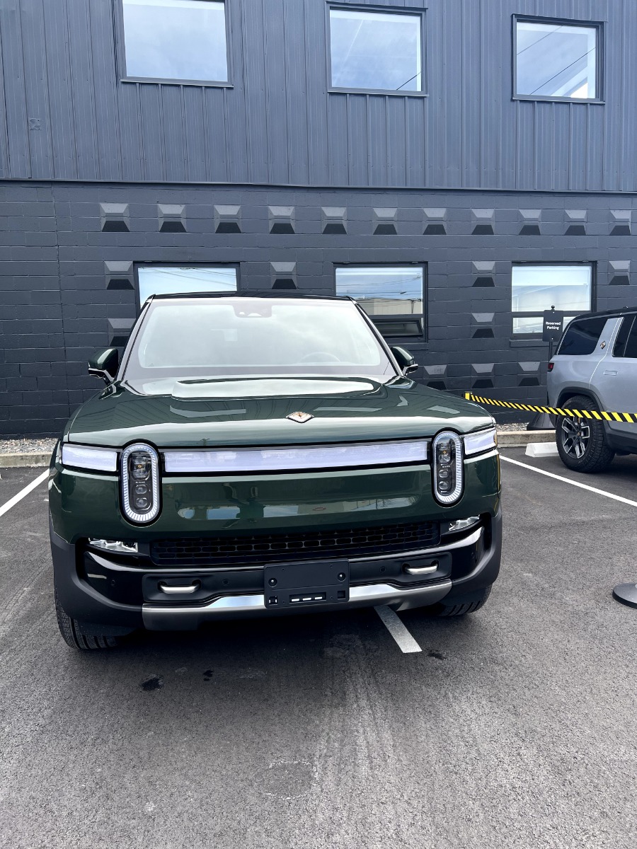 2023 Rivian R1S Adventure - Find My Electric