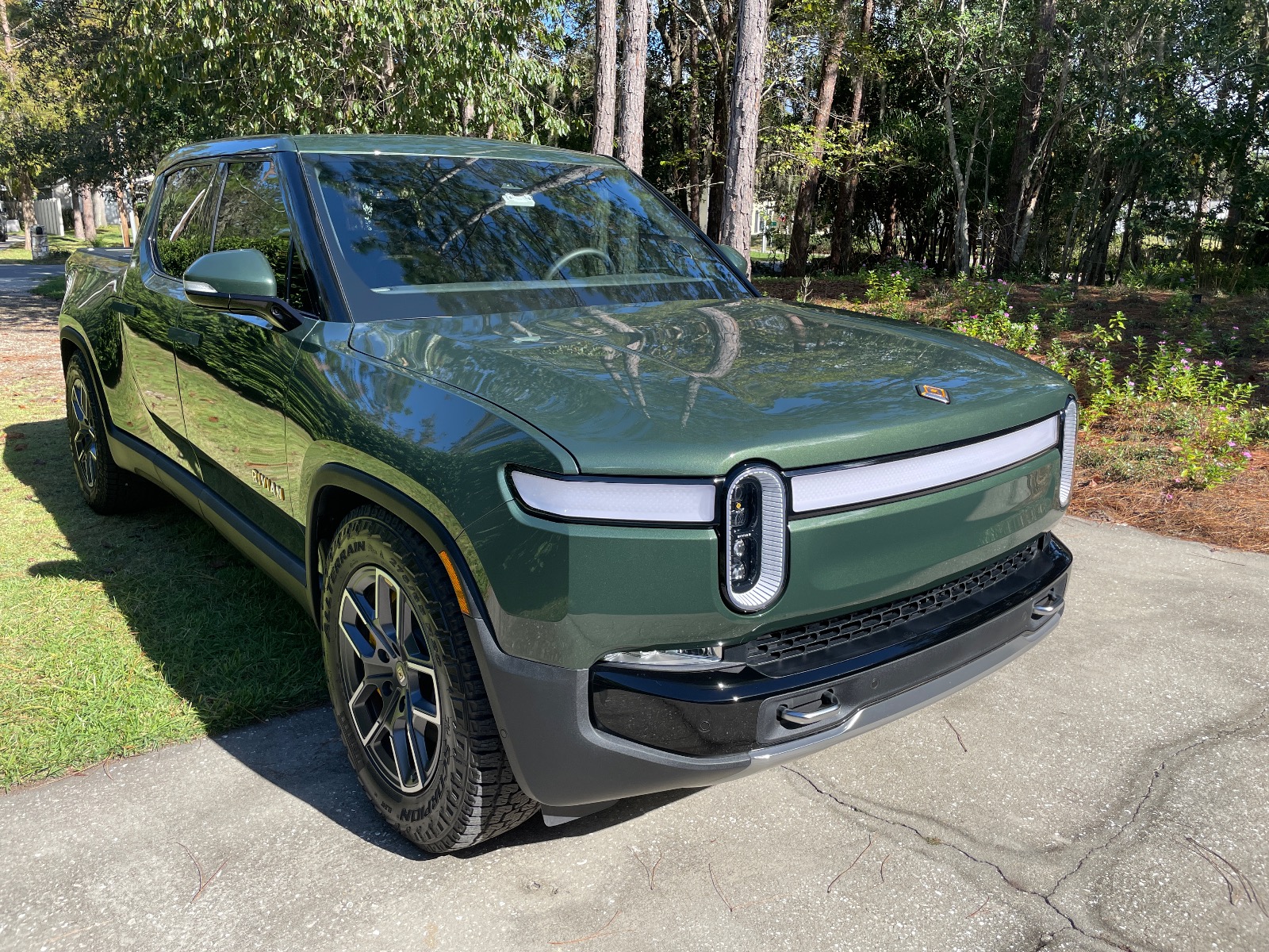 2022 Rivian R1T Adventure - Find My Electric