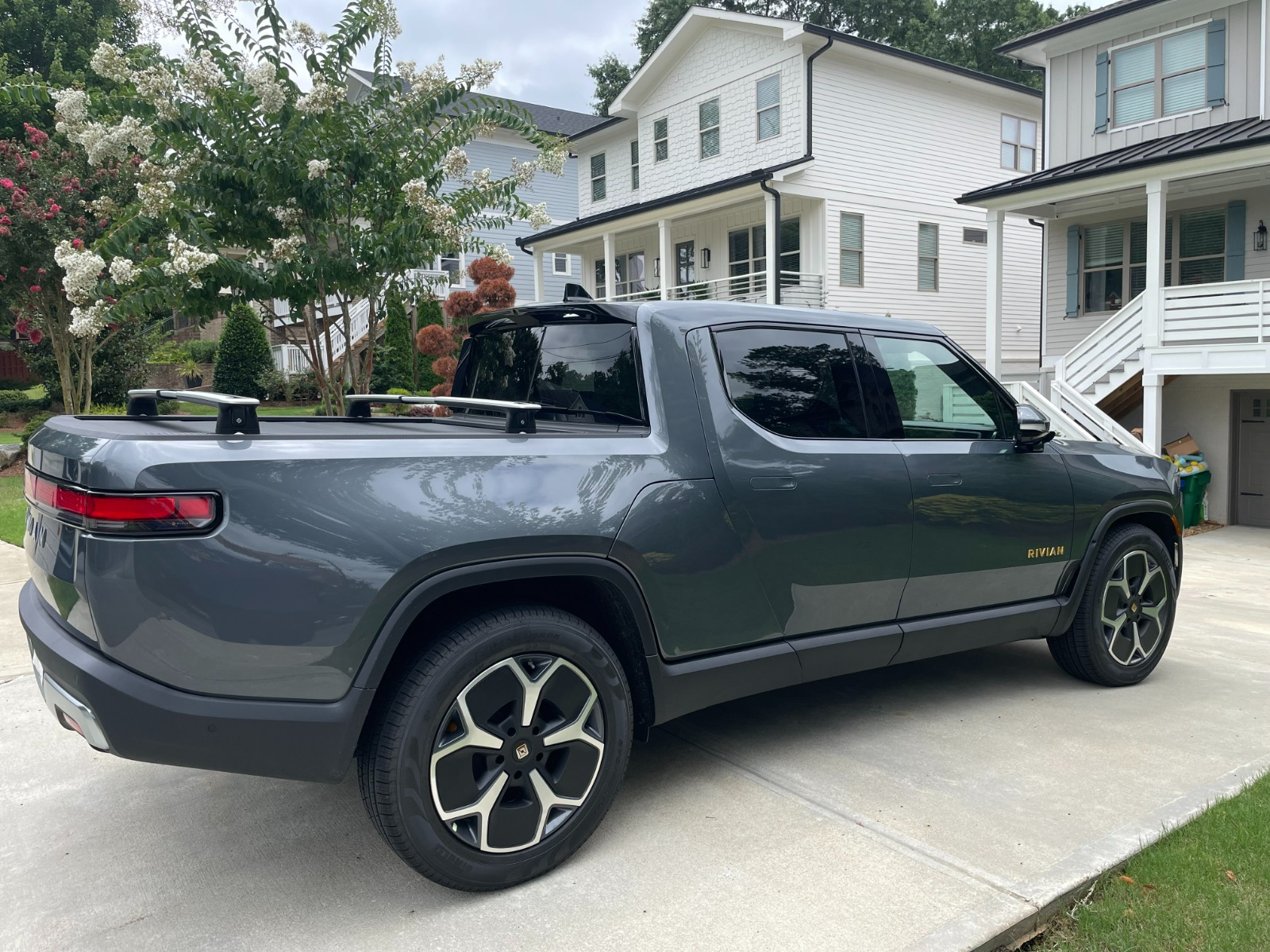 2022 Rivian R1T Adventure - Find My Electric