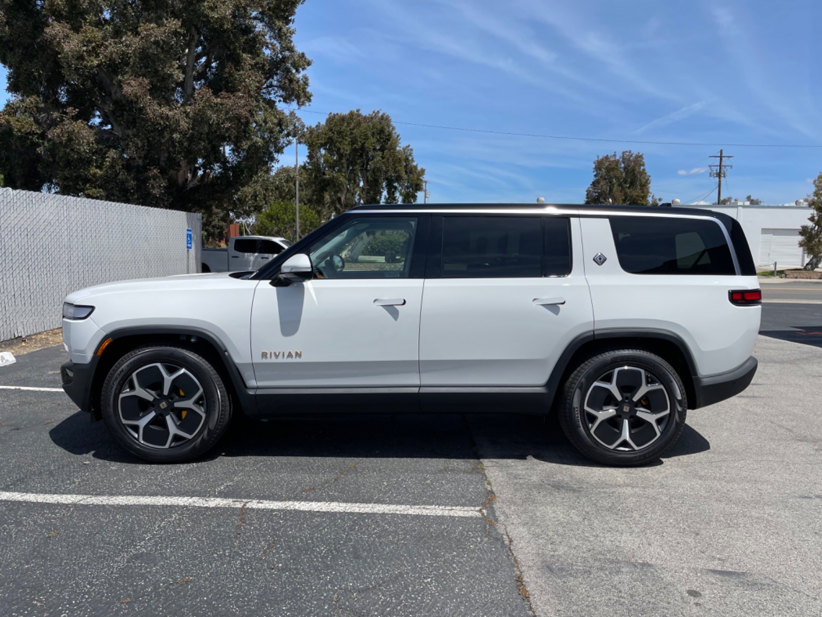 2023 Rivian R1S Adventure - Find My Electric