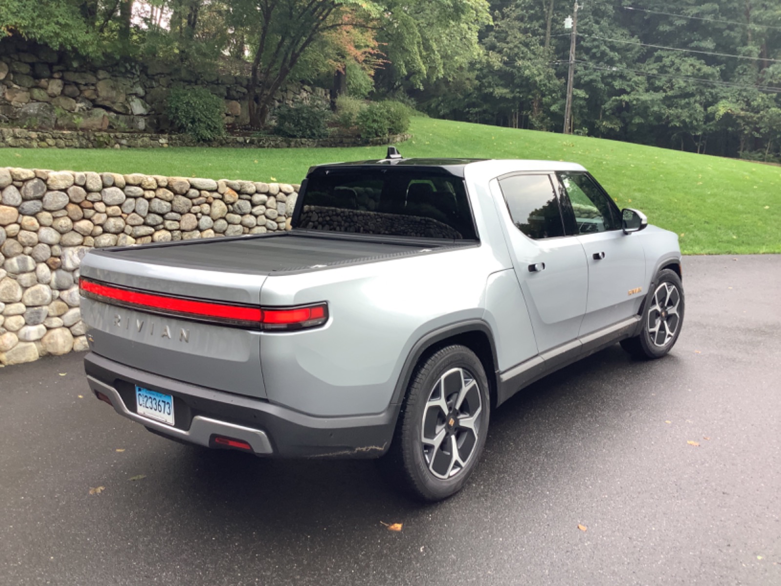 2022 Rivian R1T Adventure - Find My Electric
