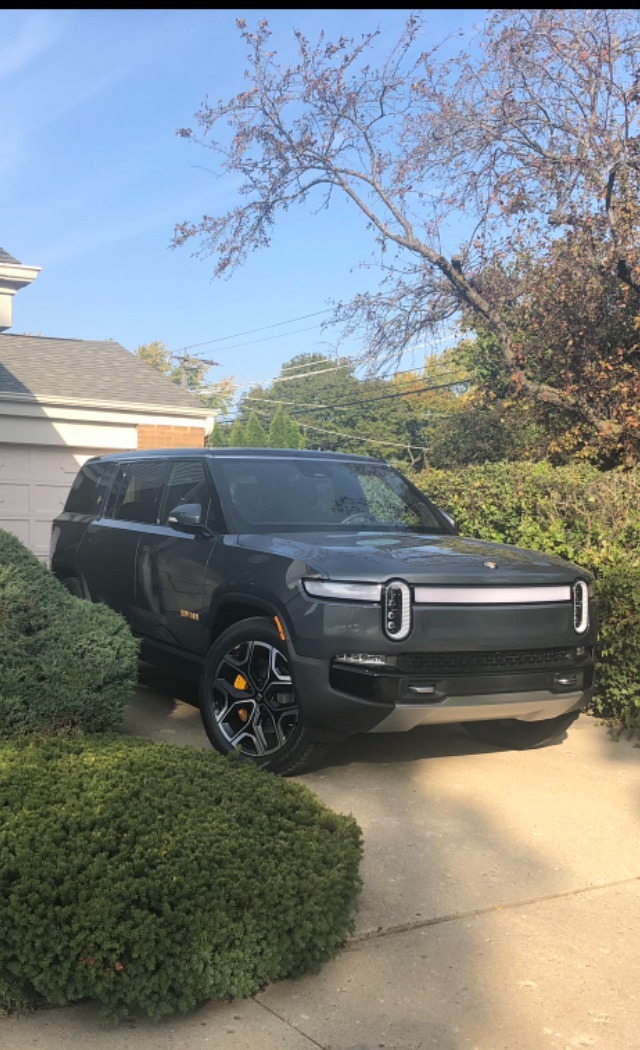 2022 Rivian R1S Launch Edition - Find My Electric