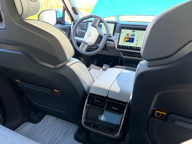 2022 Rivian R1T Adventure - Find My Electric