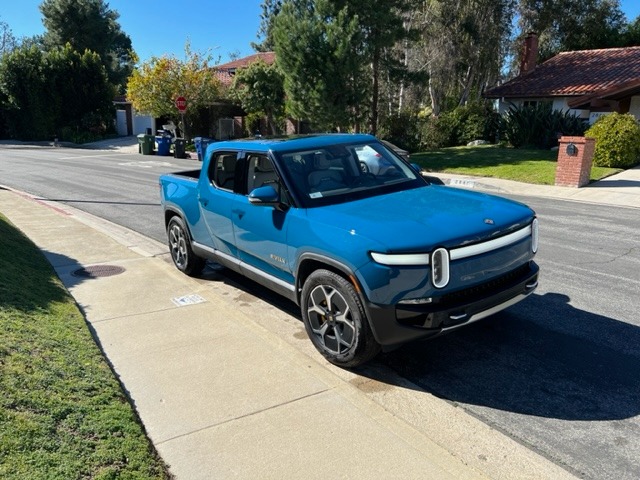 2022 Rivian R1T Adventure - Find My Electric