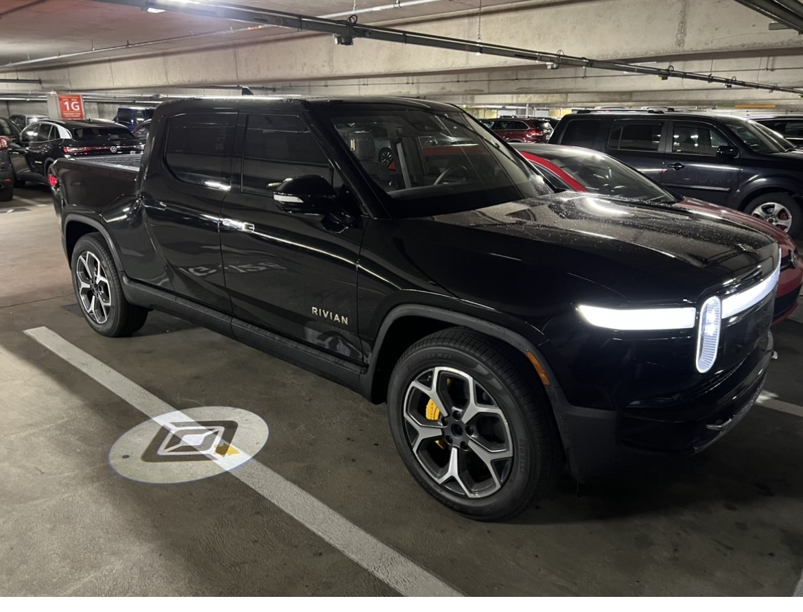 2022 Rivian R1T Adventure - Find My Electric