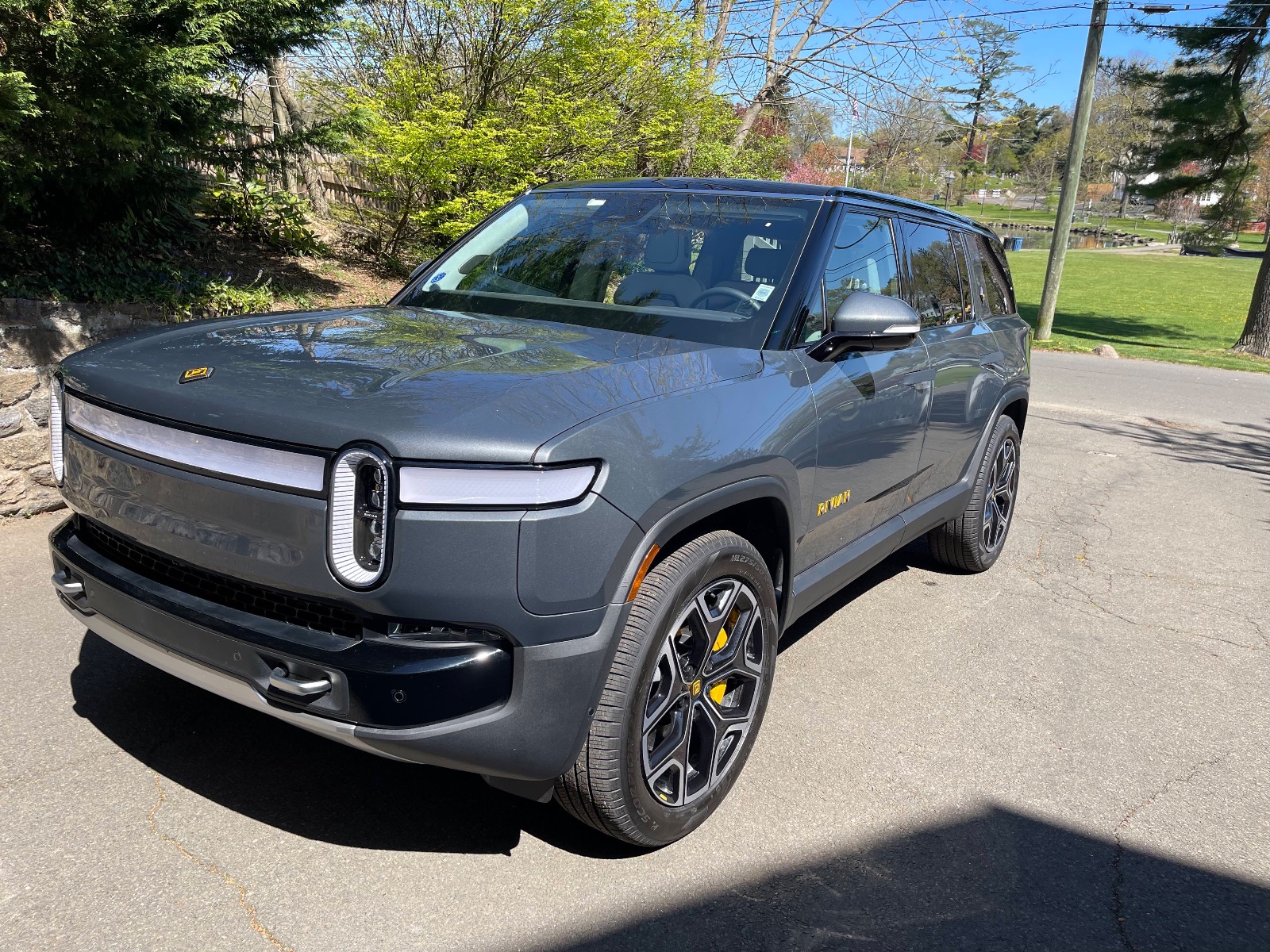2023 Rivian R1S Adventure - Find My Electric