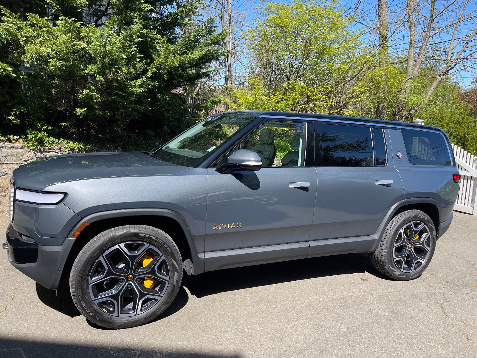 2023 Rivian R1S Adventure - Find My Electric