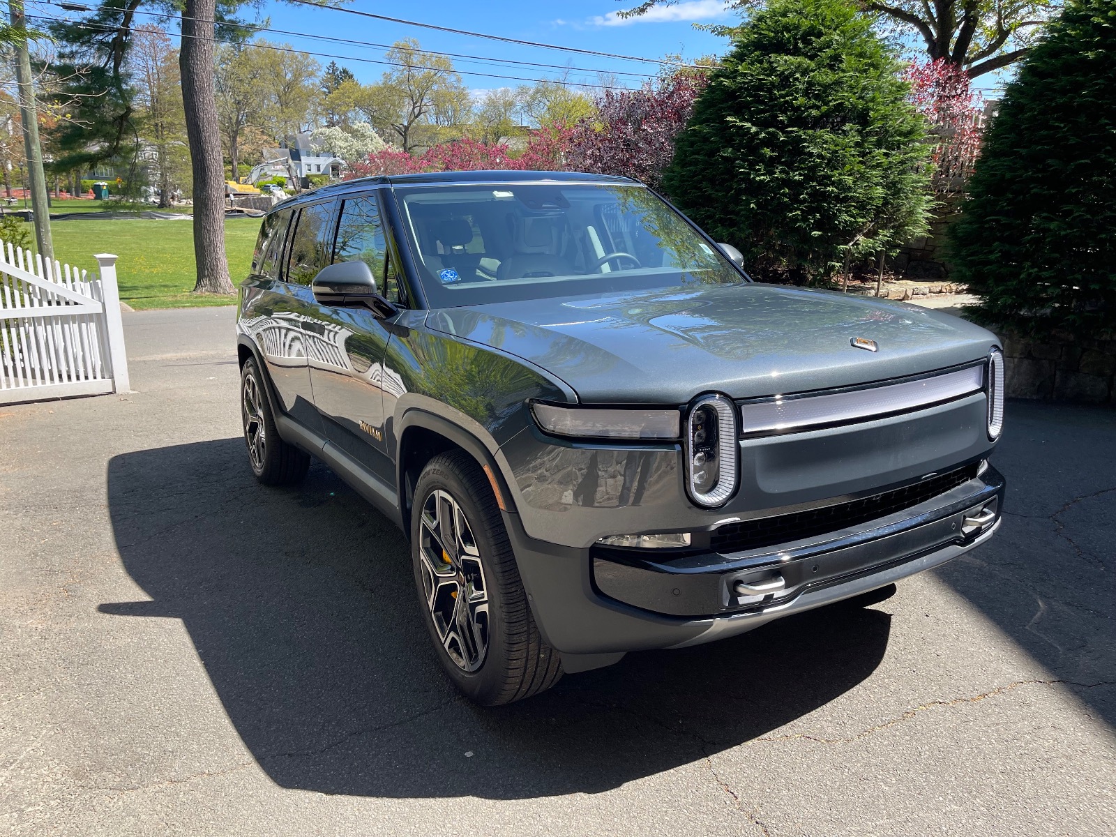 2023 Rivian R1S Adventure - Find My Electric