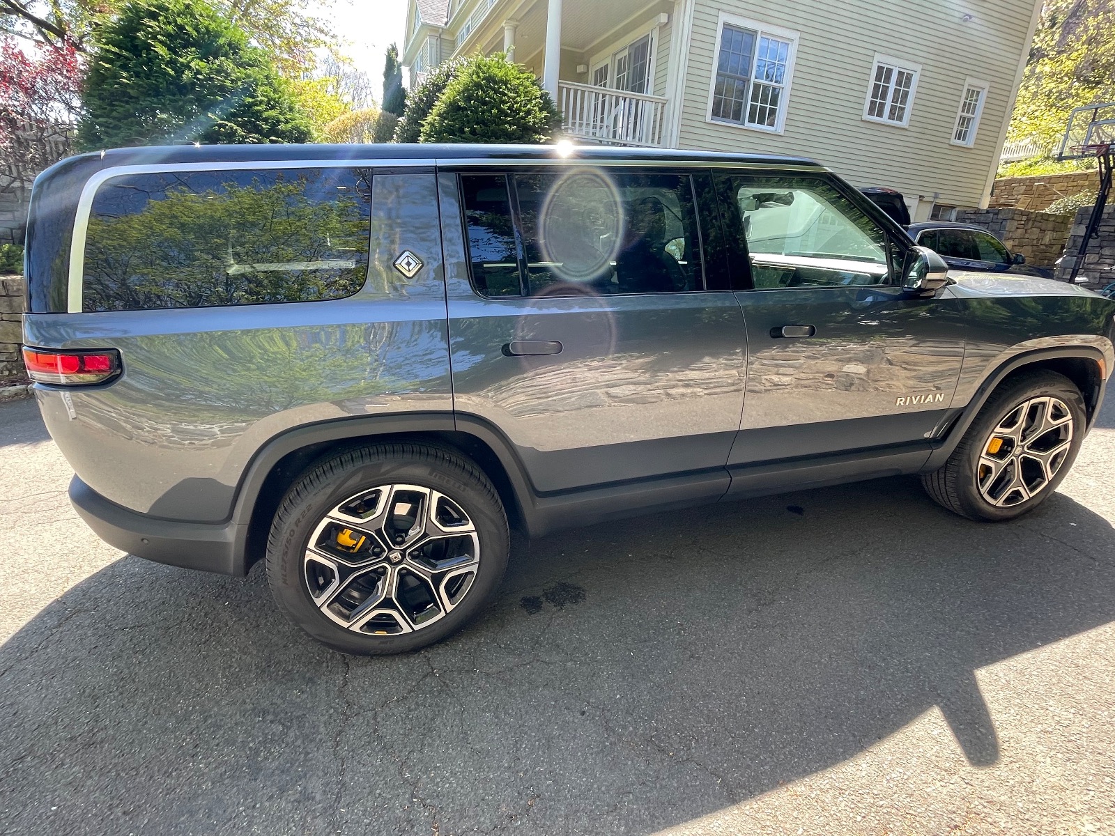 2023 Rivian R1S Adventure - Find My Electric
