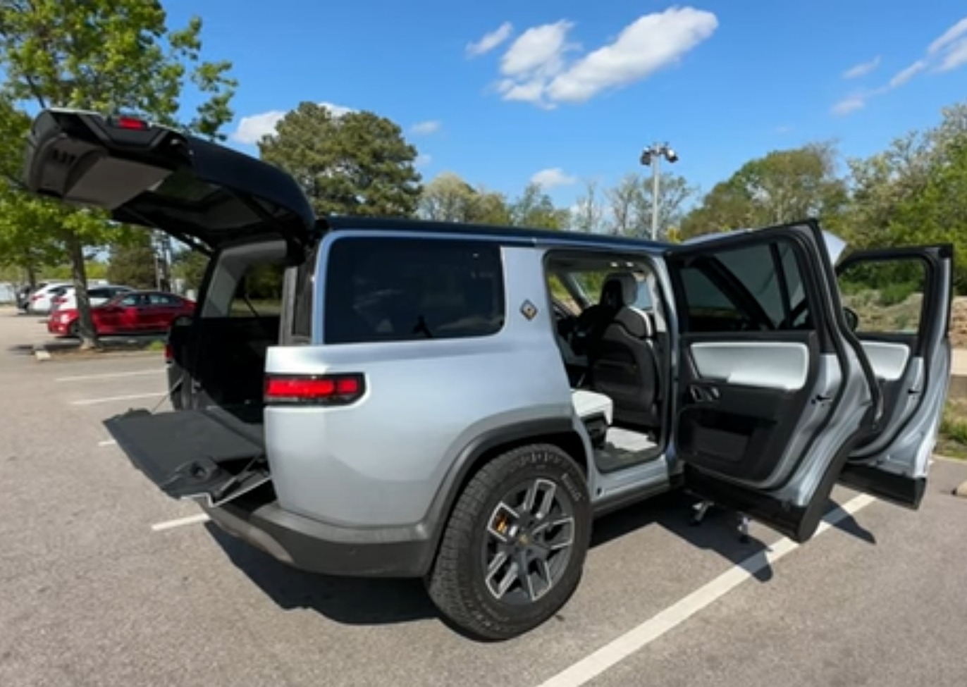 2023 Rivian R1S Adventure - Find My Electric