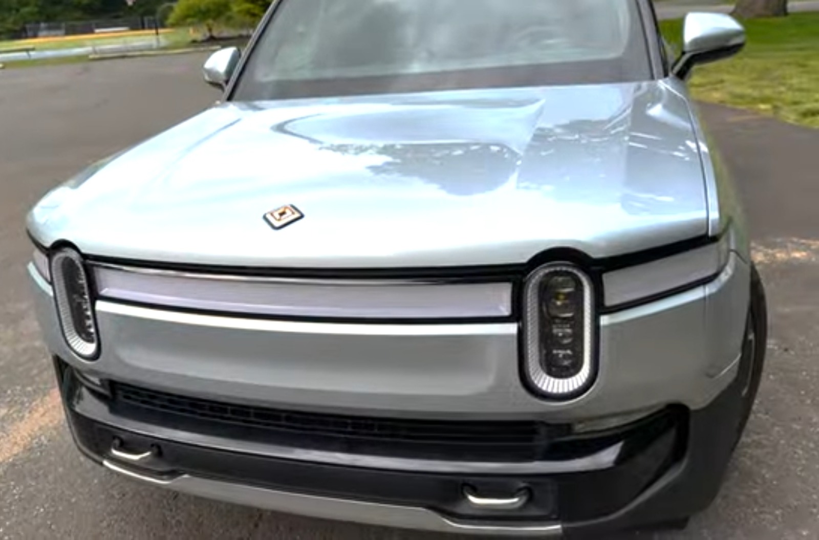 2023 Rivian R1S Adventure - Find My Electric