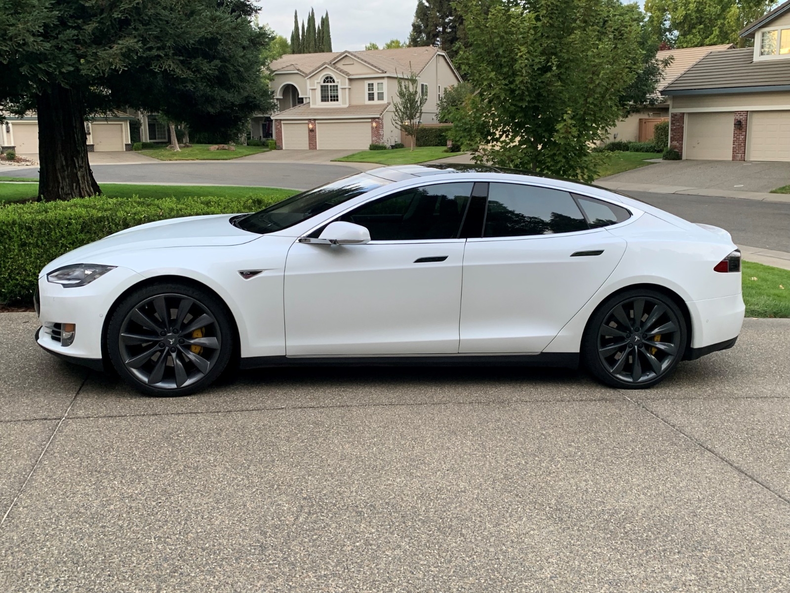 2015 Tesla Model S 85D - Find My Electric