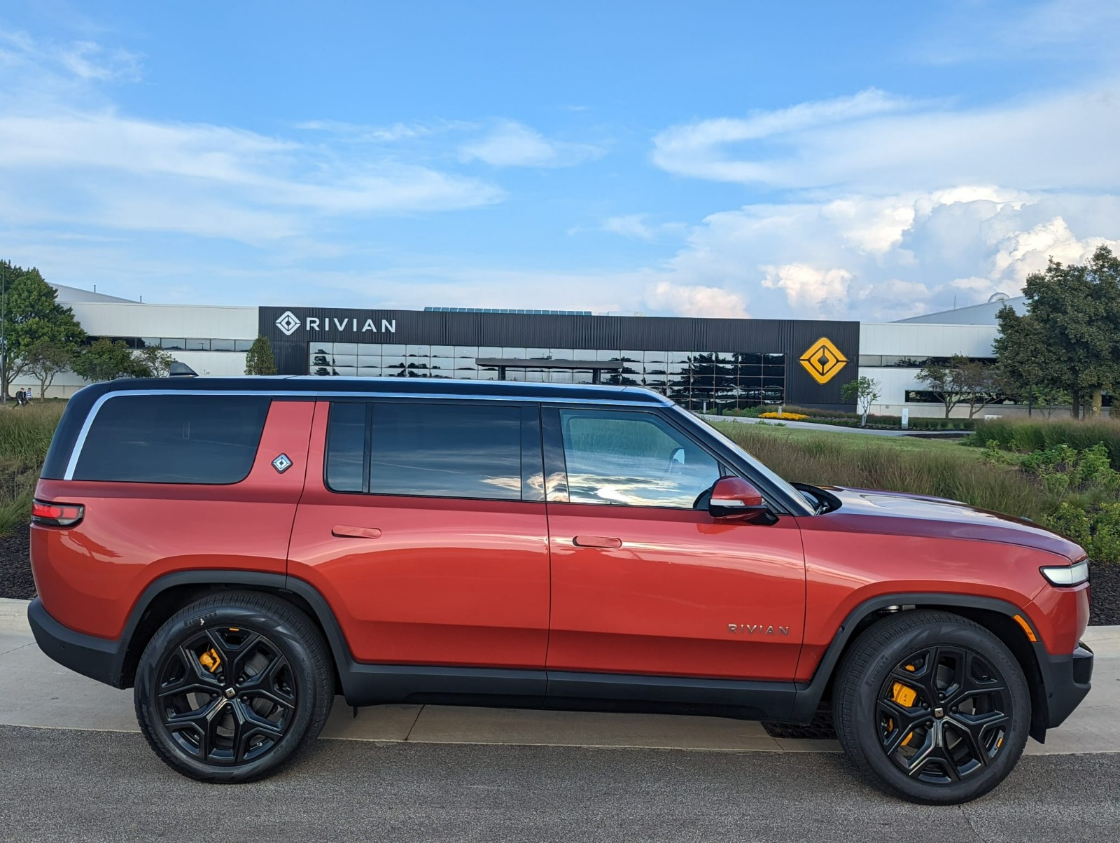 2022 Rivian R1S Launch Edition - Find My Electric