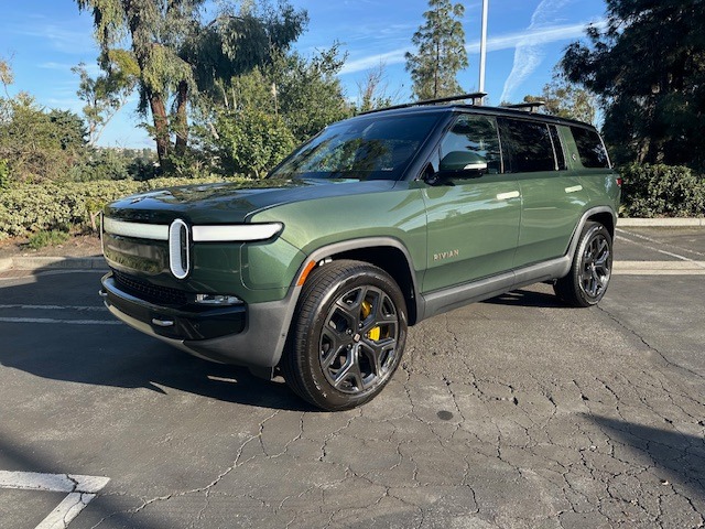2023 Rivian R1S Adventure - Find My Electric