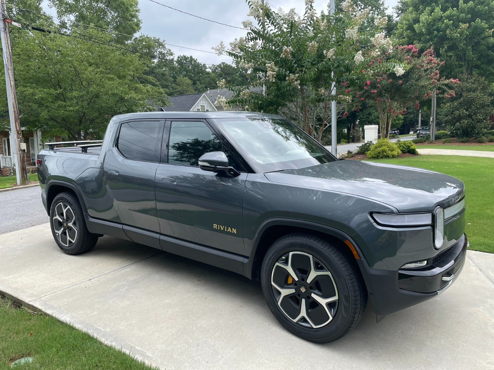 2022 Rivian R1T Adventure - Find My Electric