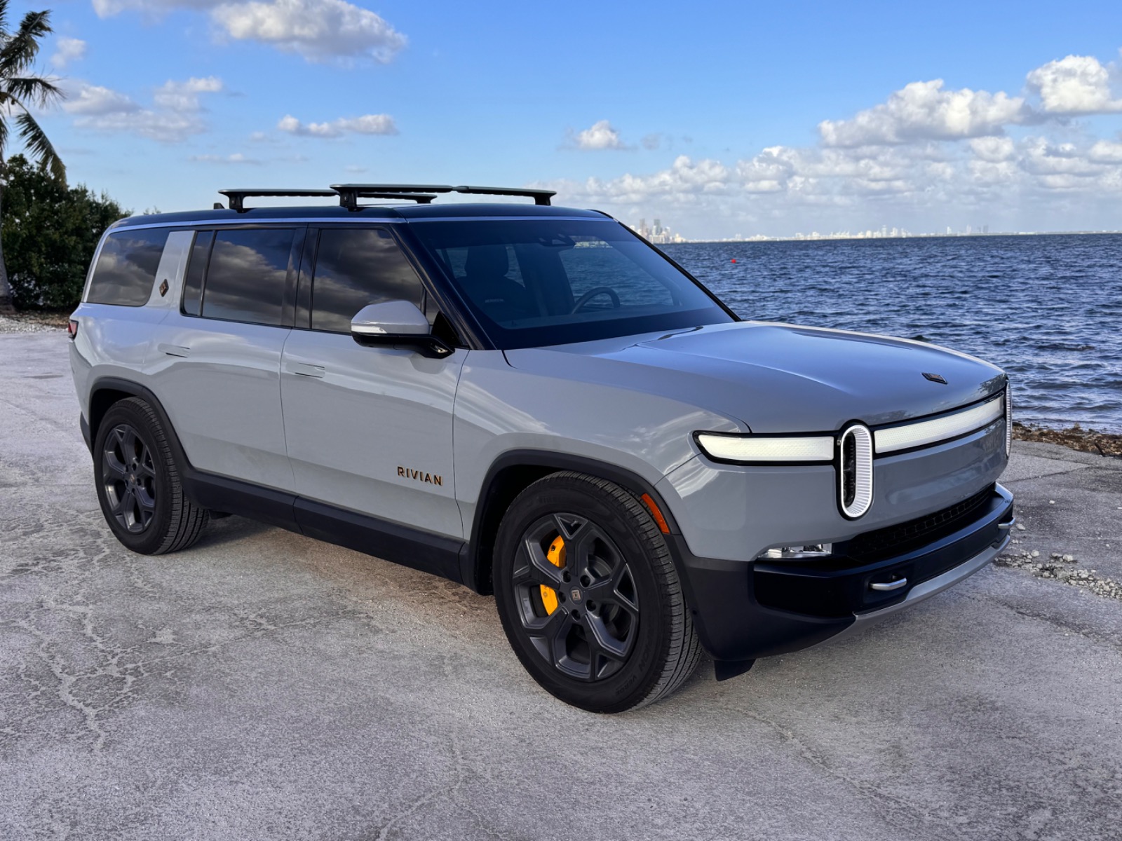 2023 Rivian R1S Adventure - Find My Electric
